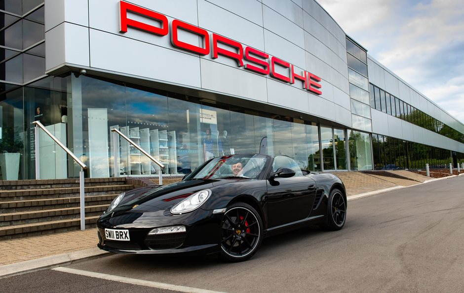 R19 Visit to Porsche Centre Reading | Thames Valley Galleries | Porsche ...