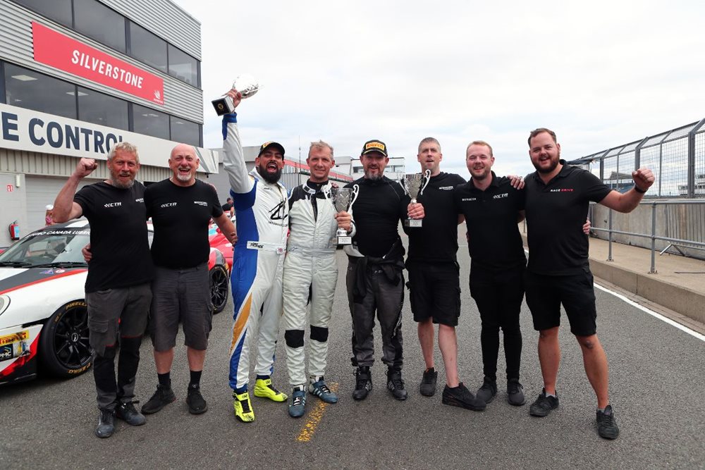 Porsches provide super Silverstone racing | Porsche Club Motorsport ...