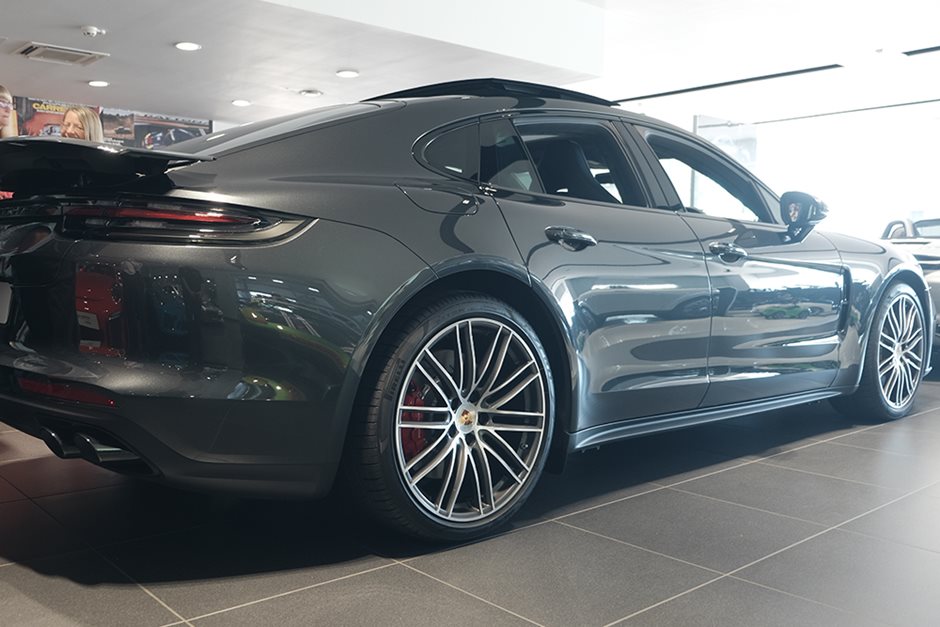 Porsche Centre Colchester Service Clinic | Norfolk & Suffolk Galleries ...
