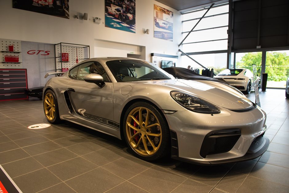 R19 Visit to Porsche Centre Reading | Thames Valley Galleries | Porsche ...