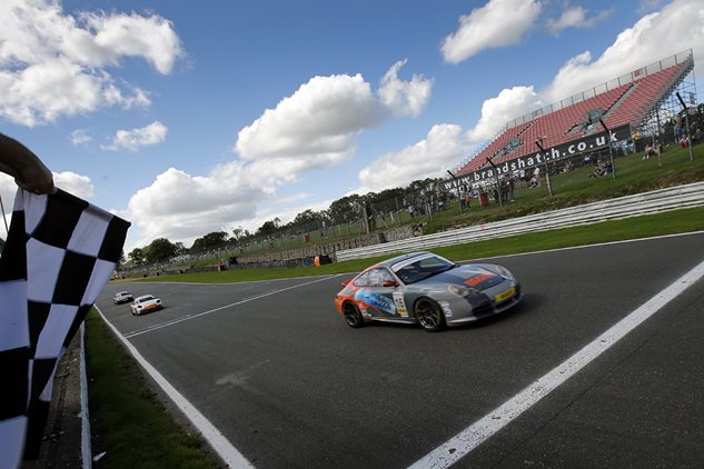 Harrison and Clark take tight Brands Hatch wins | Porsche Club ...